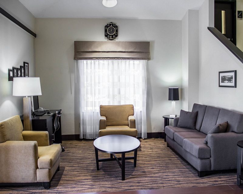 Garner North Carolina Hotel Photos | Hotels near Walnut Creek Amphitheatre